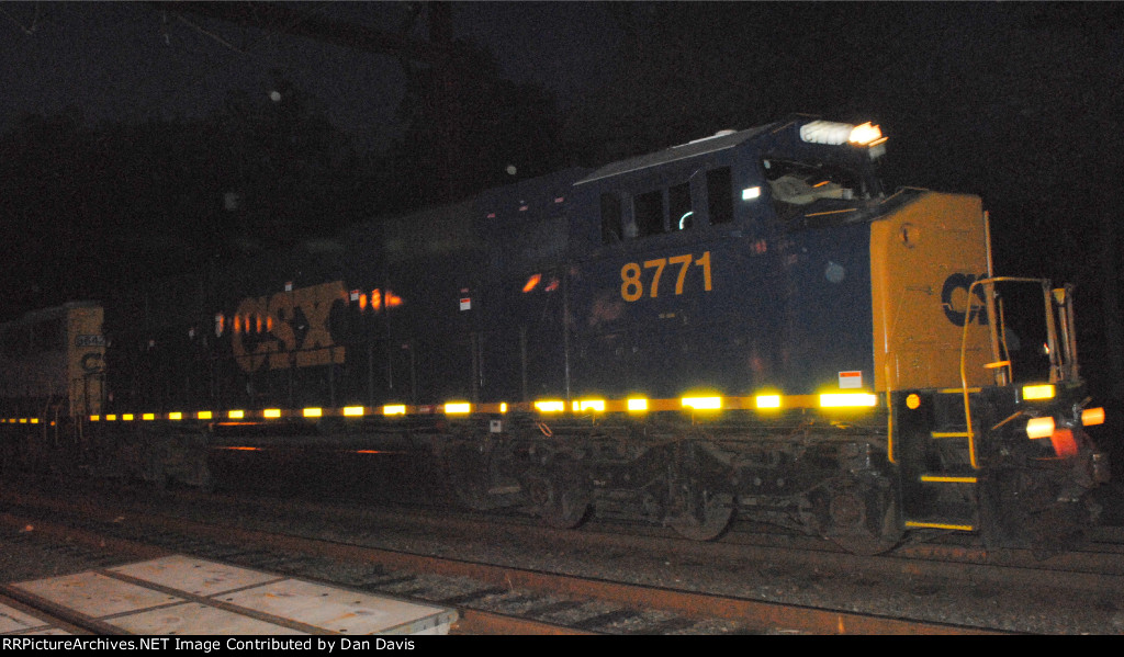 CSX SD60M 8771 leads W062